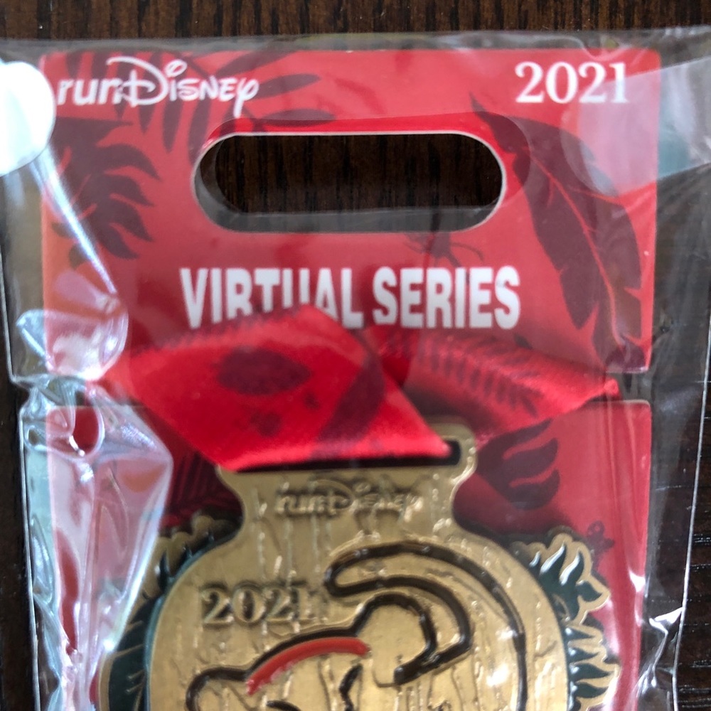 2021 Rundisney Virtual Series Lion King Medal Pin - Gem